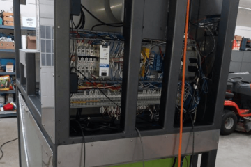 Robotic Beer Dispenser Hits the Ground Running